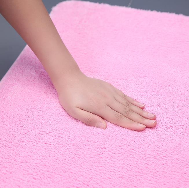 Fluffy absorbent door mat